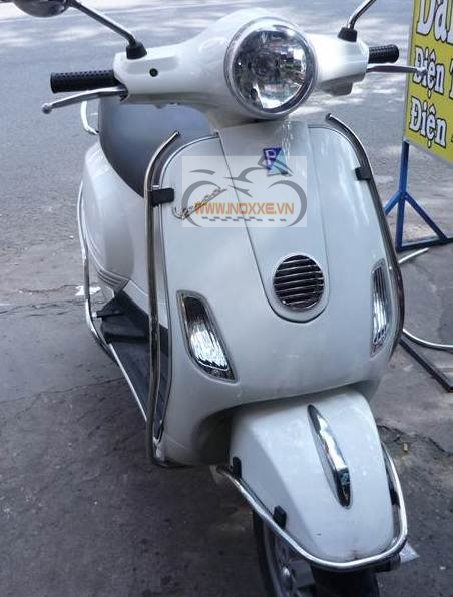 Khung bảo vệ xe Vespa LX kiểu 2 tầng