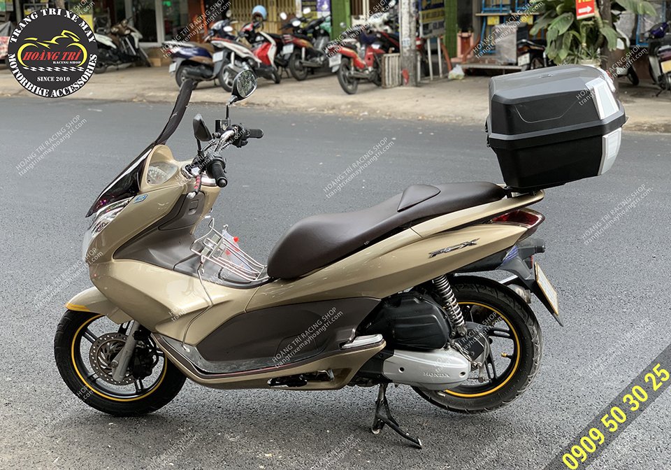 PCX 2011 lên đồ phong cách phượt thủ
