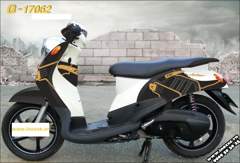 DÁN TEM XE MIO-CLASSICO-LUVIAS TẠI HOÀNG TRÍ